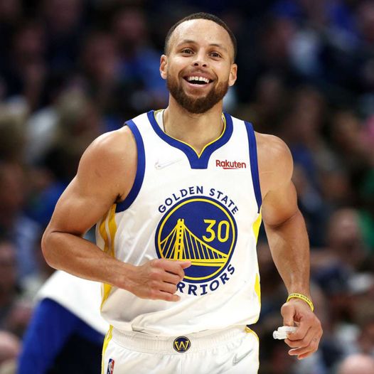 Steph Curry's latest feat will leave you speechless! From tunnel shots ...