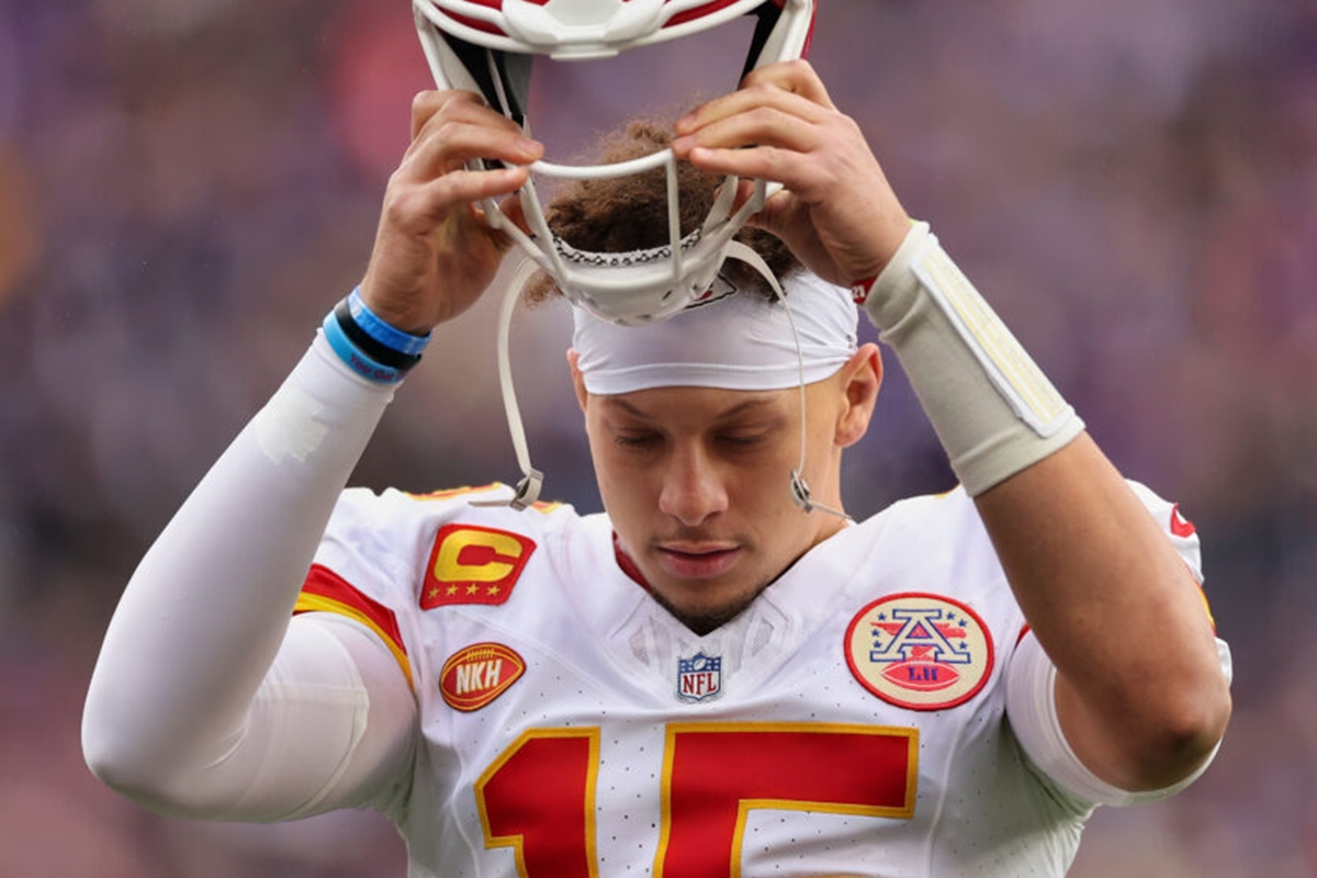 Patrick Mahomes Expresses His Disappointment After NFL Exposed His “Dad Bod” In Viral Online ...